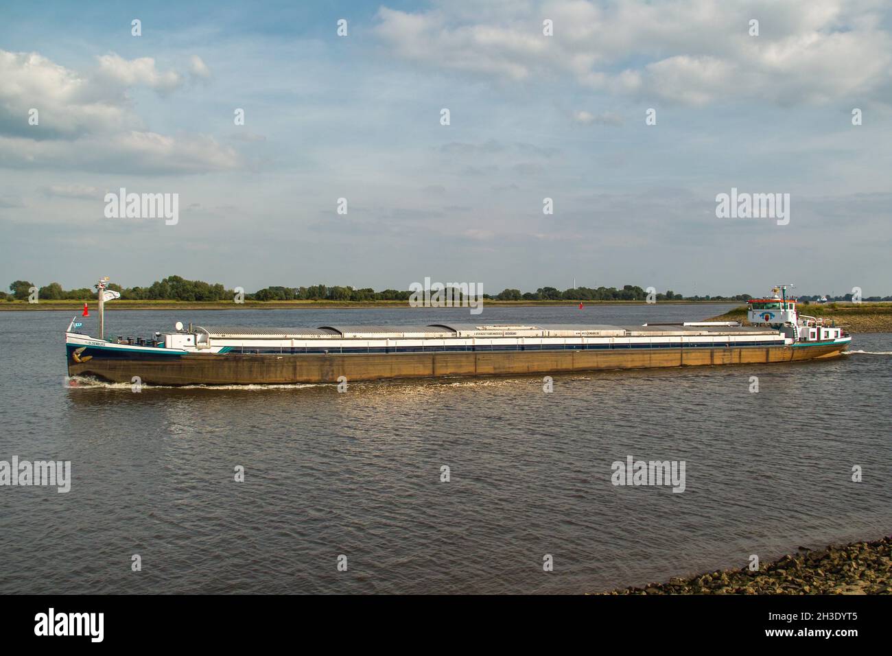 Rivers inlet hi-res stock photography and images - Alamy