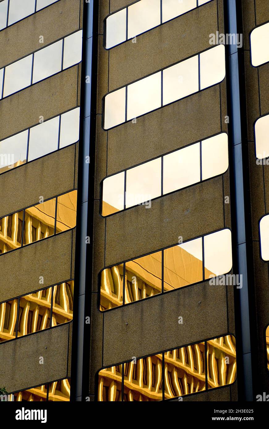 High rise cladding hi-res stock photography and images - Alamy