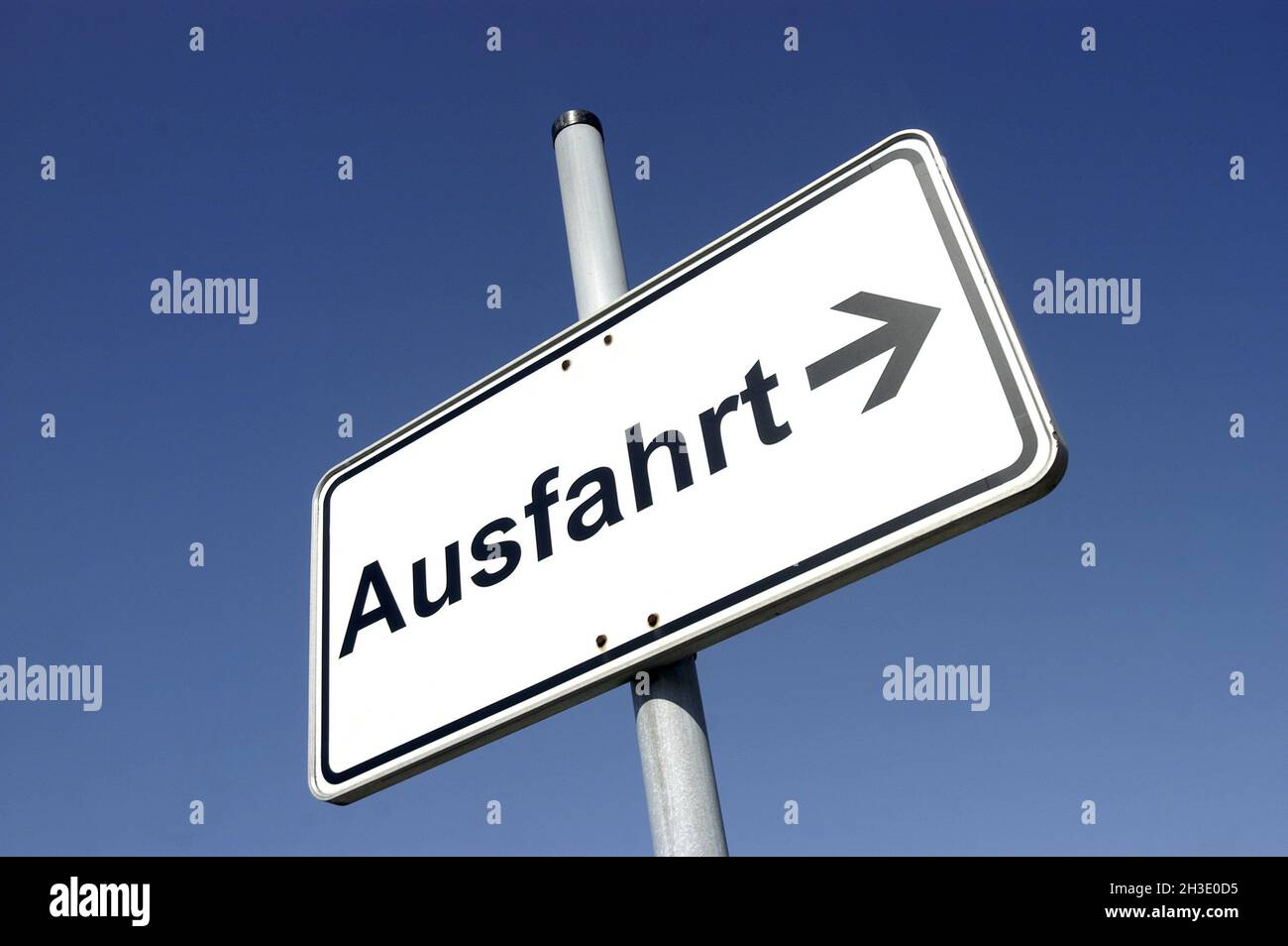 Ausfahrt symbol hi-res stock photography and images - Alamy