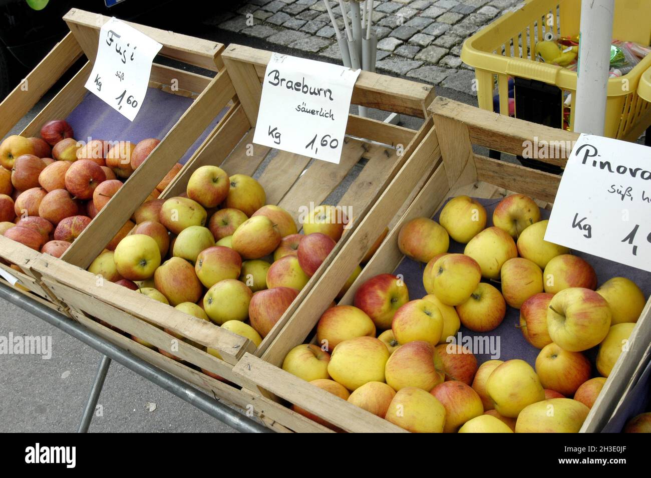 Apple varieties hi-res stock photography and images - Alamy