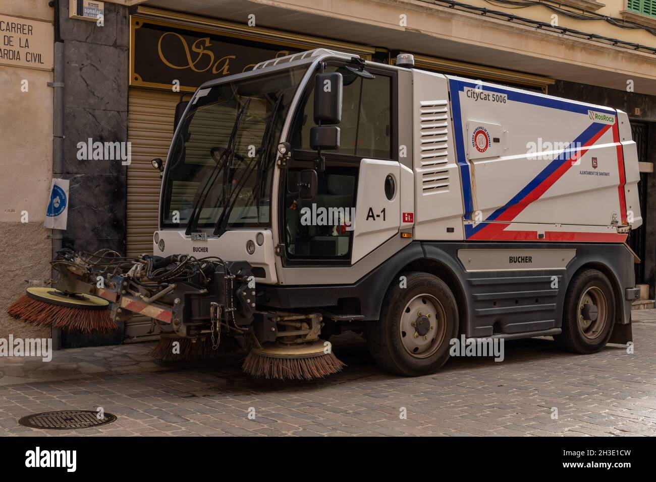 Cleaning sanitation street vehicle hi-res stock photography and images ...