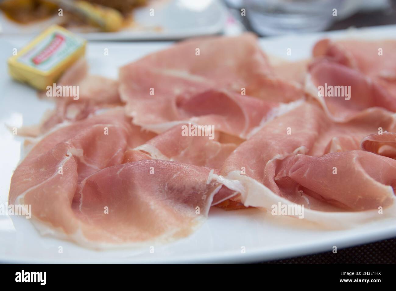 Salami crudo hi-res stock photography and images - Alamy