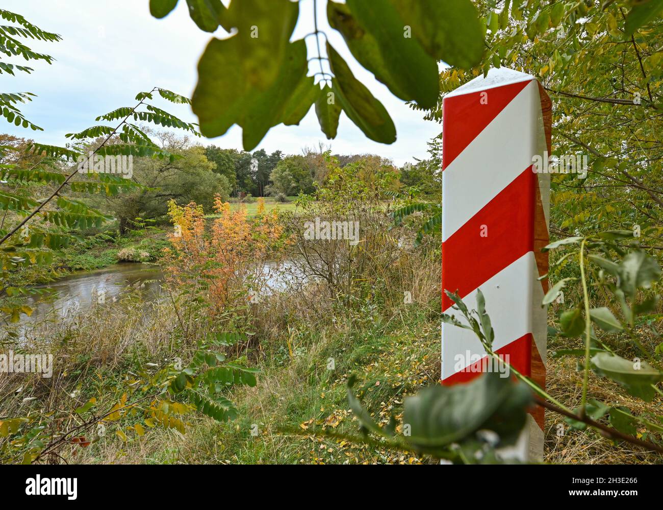 Coschen, Germany. 27th Oct, 2021. A border pillar in Poland's national ...