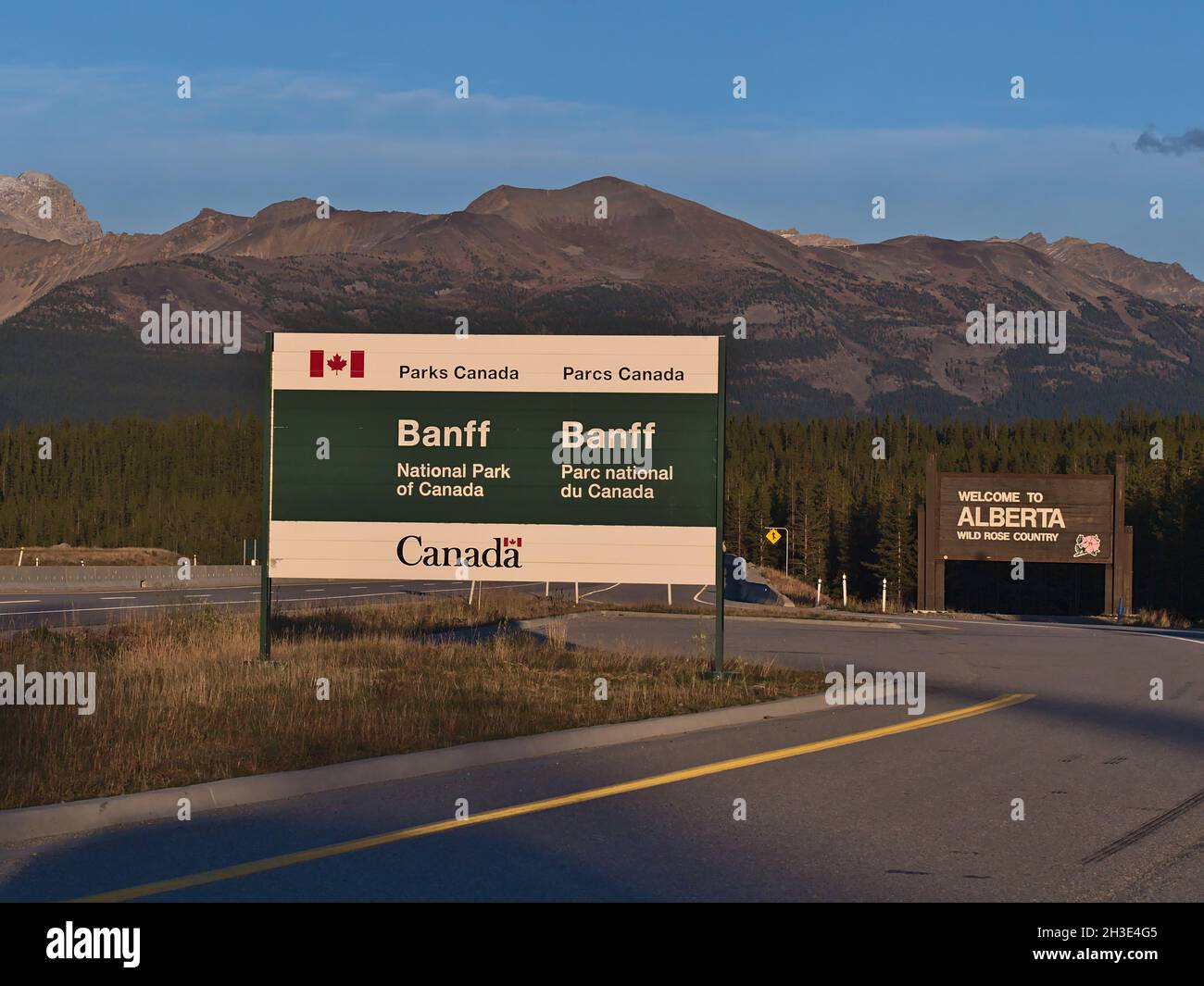 Highway sign board hi-res stock photography and images - Alamy