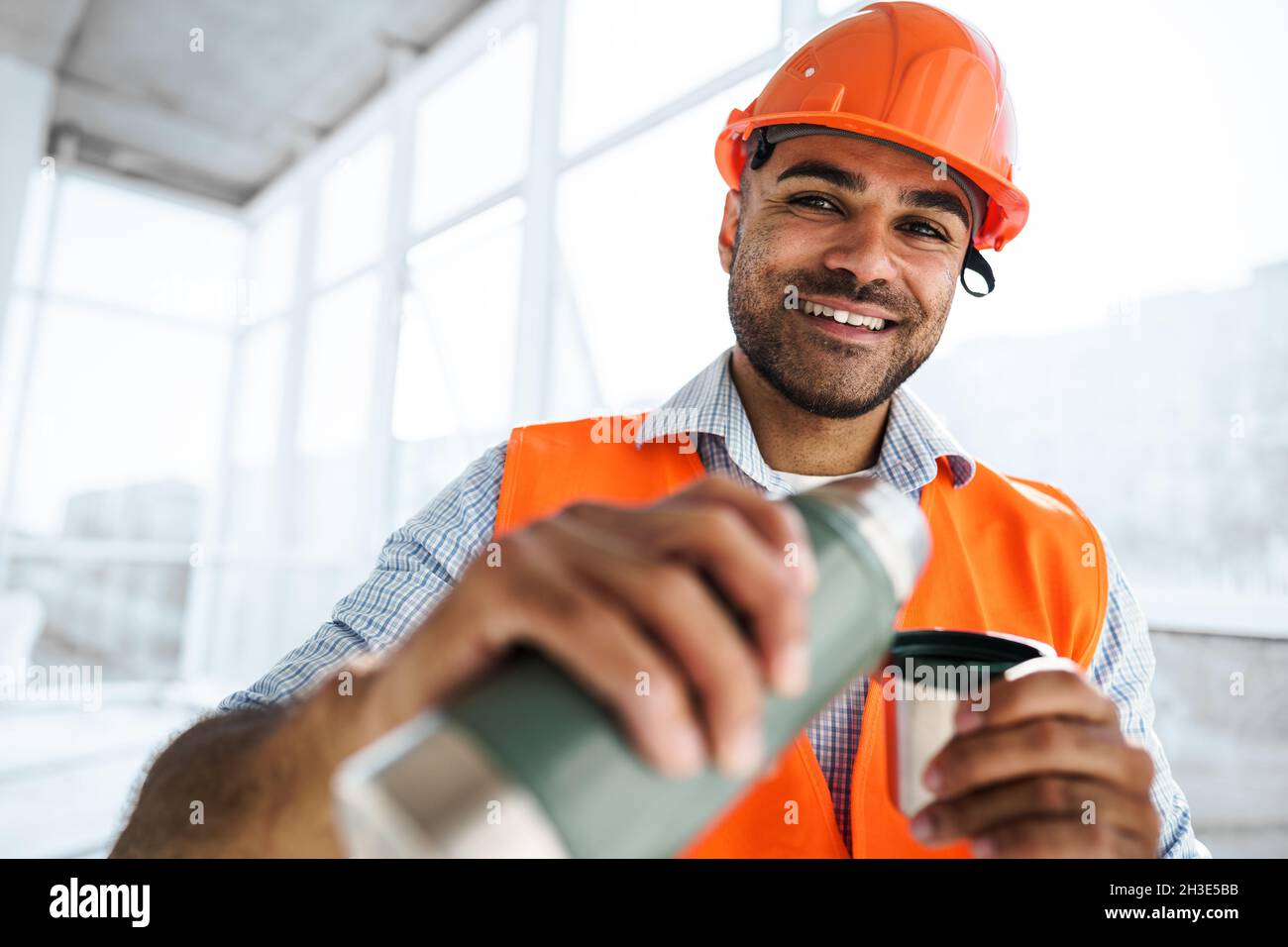 Tea break builder hi-res stock photography and images - Alamy