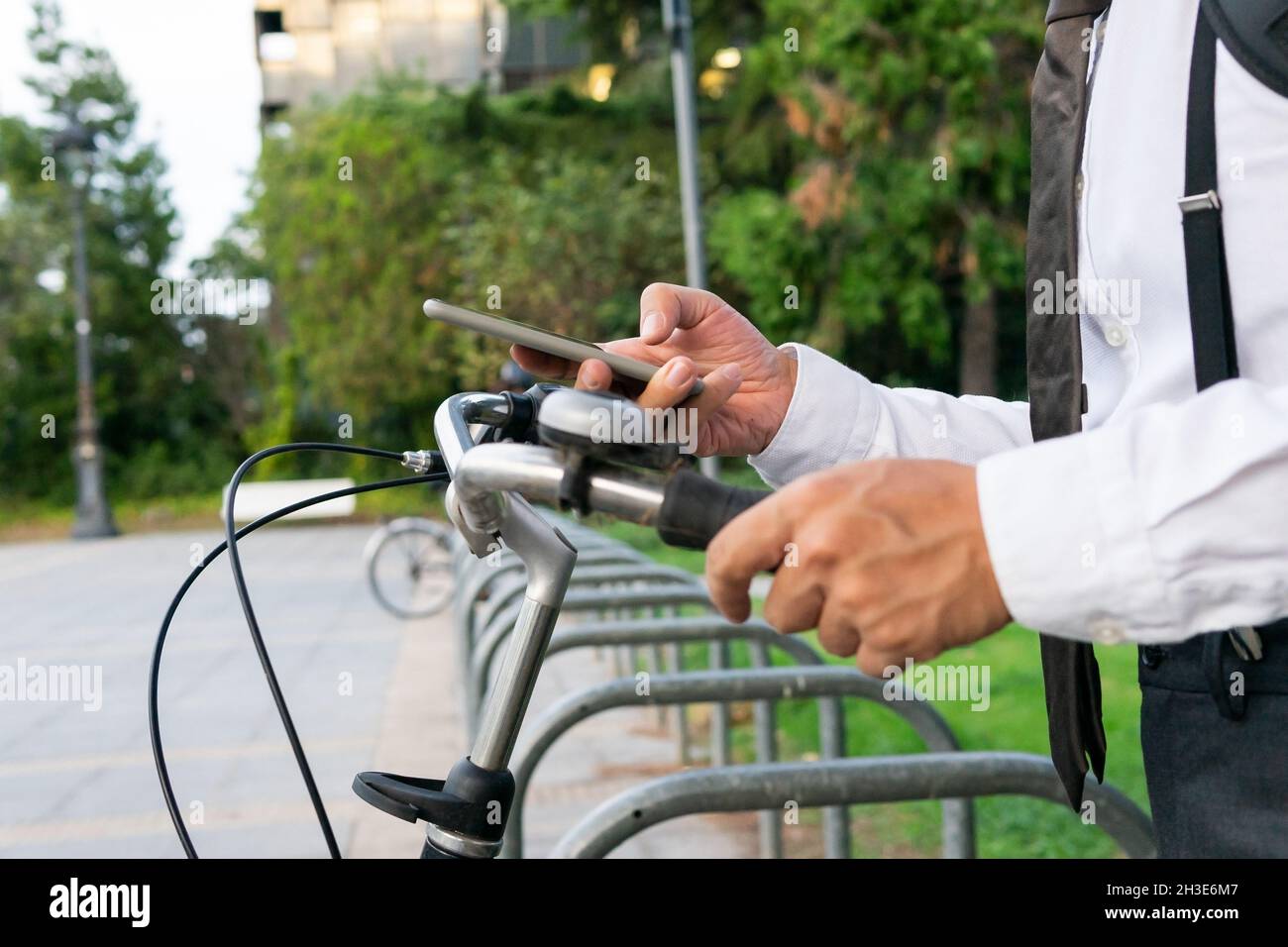 Using sharing hi-res stock photography and images - Alamy