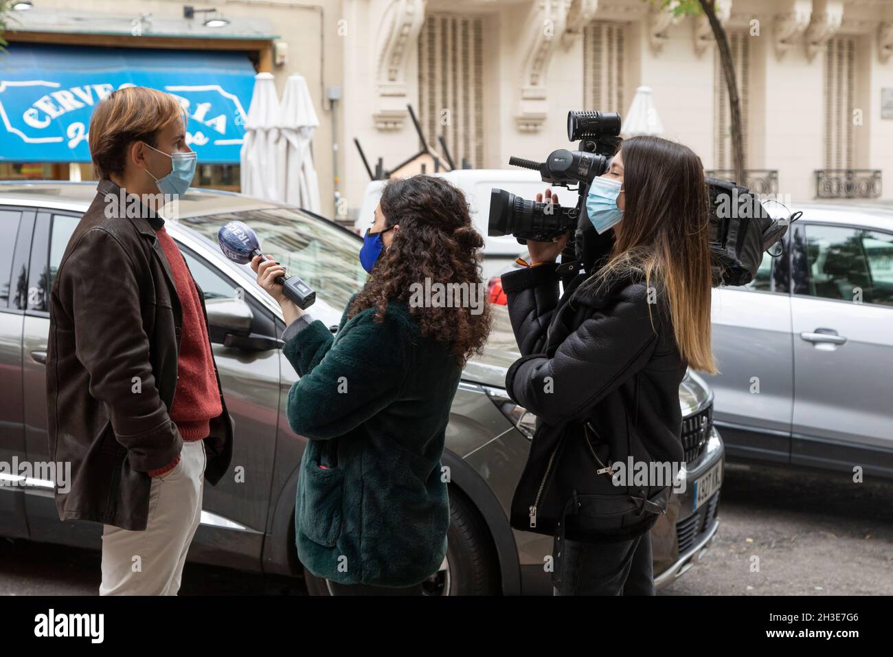 Female journalists hi-res stock photography and images - Alamy