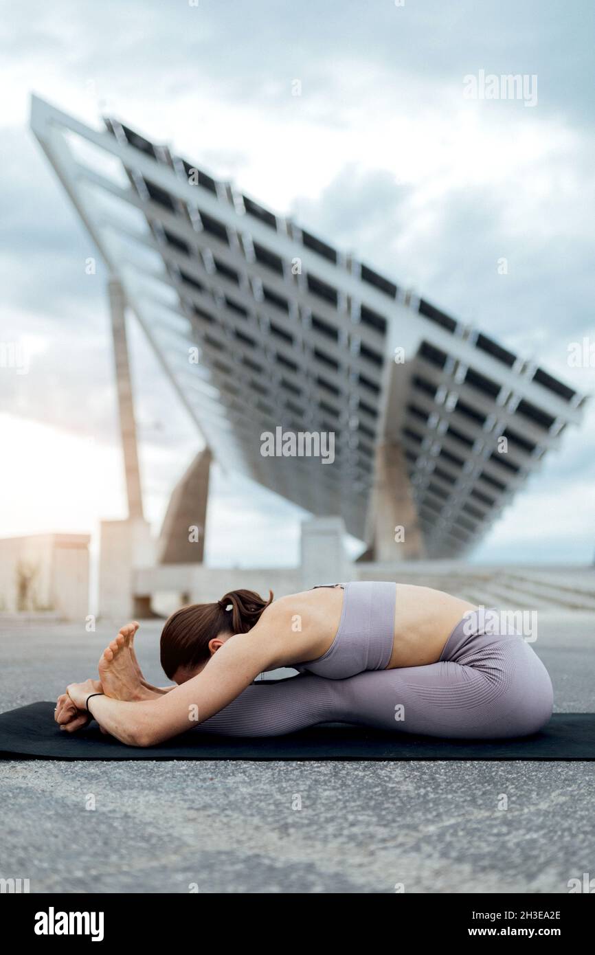 Seated fold hi-res stock photography and images - Alamy