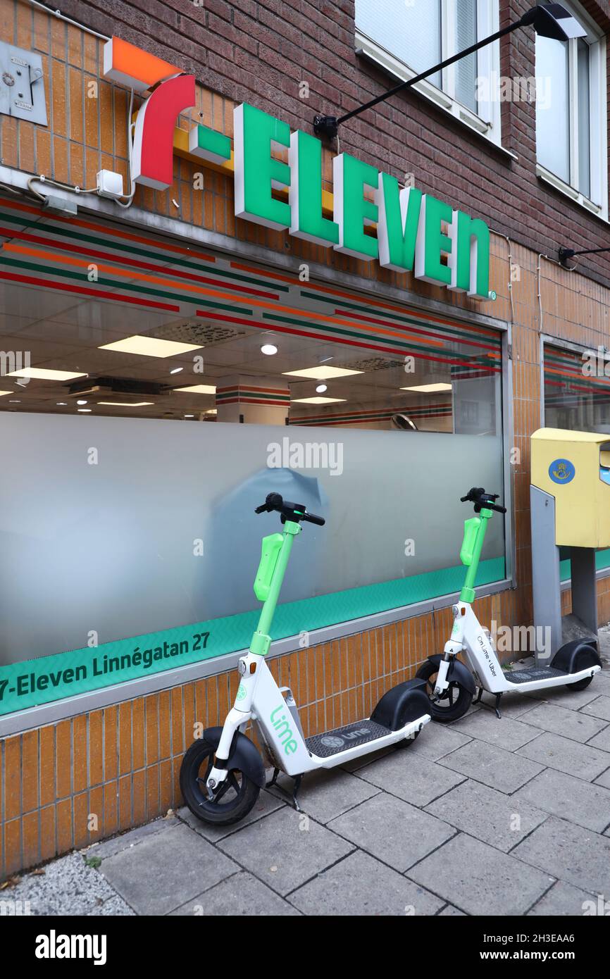 7 eleven symbol hi-res stock photography and images - Alamy