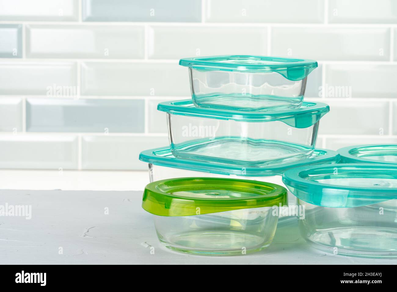 Set of plastic boxes kitchen ware on kitchen counter Stock Photo - Alamy