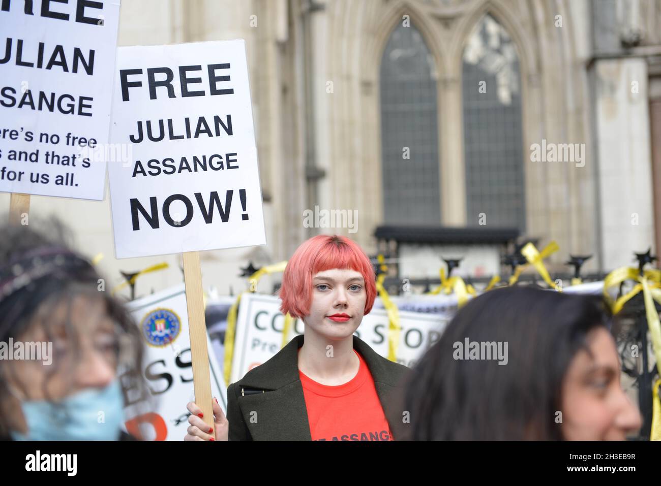 Julian assange posters hi-res stock photography and images - Alamy
