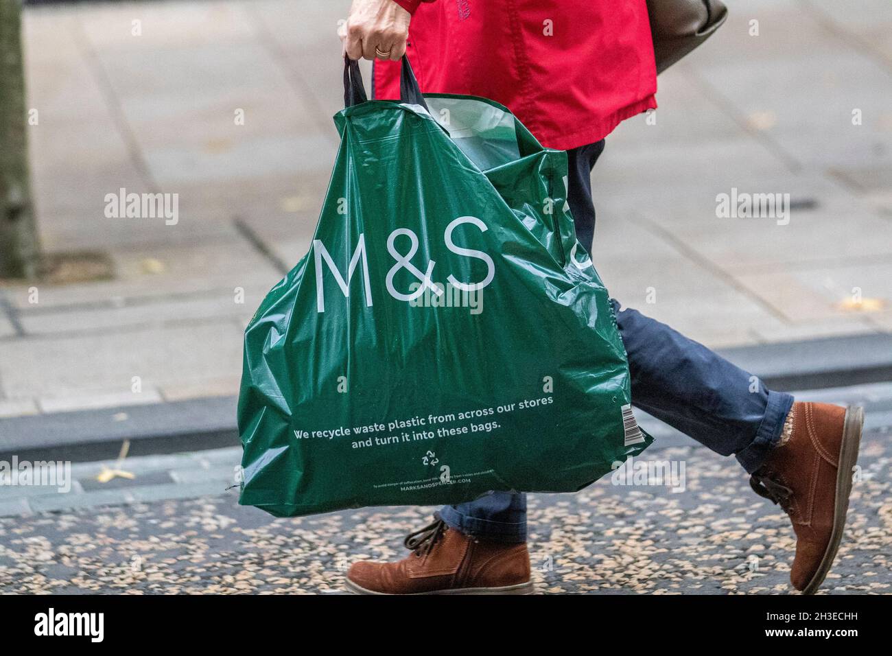 Supermarket carriers hi-res stock photography and images - Alamy