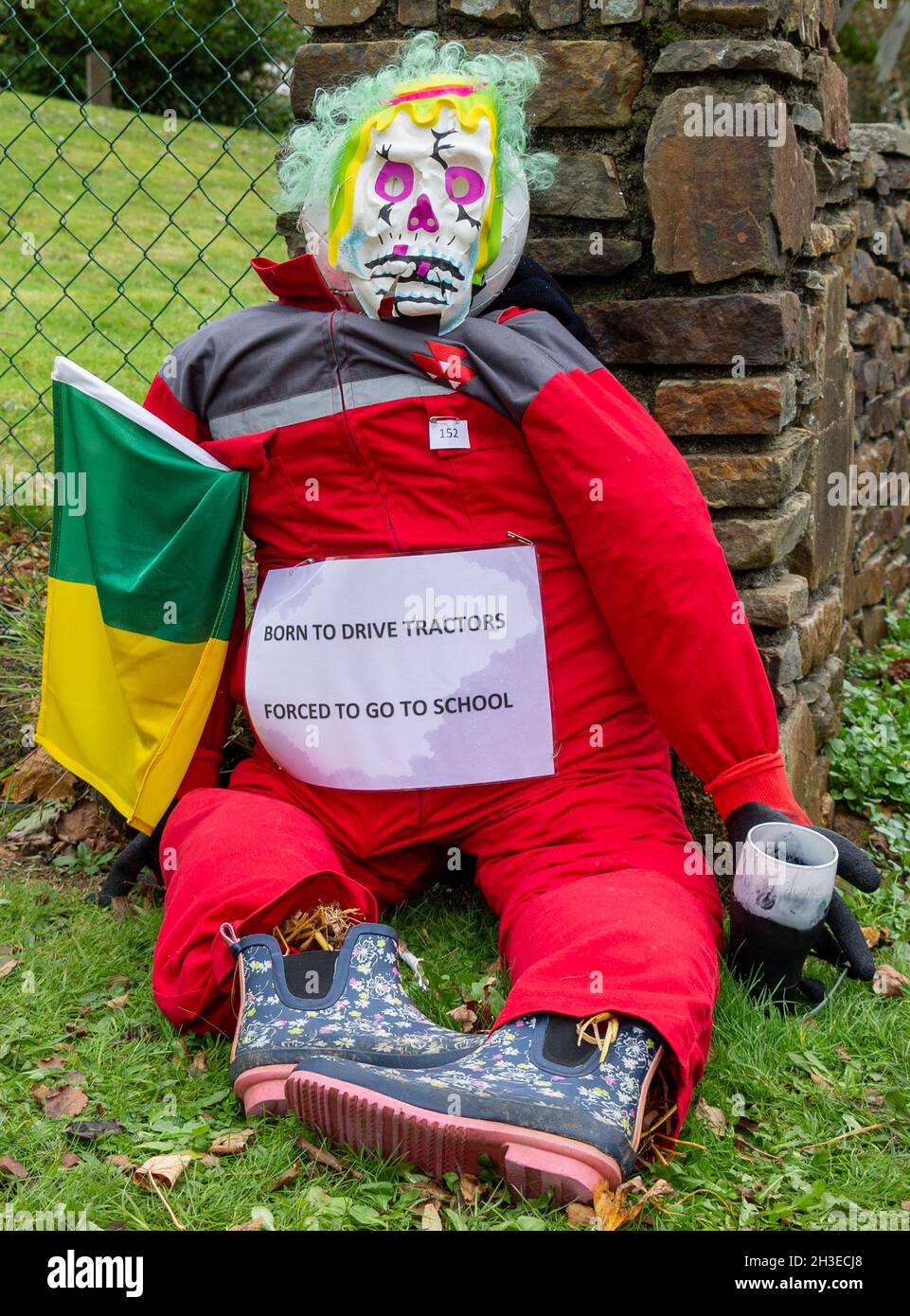 Halloween Scarecrow with not going to school protest sign Stock Photo ...