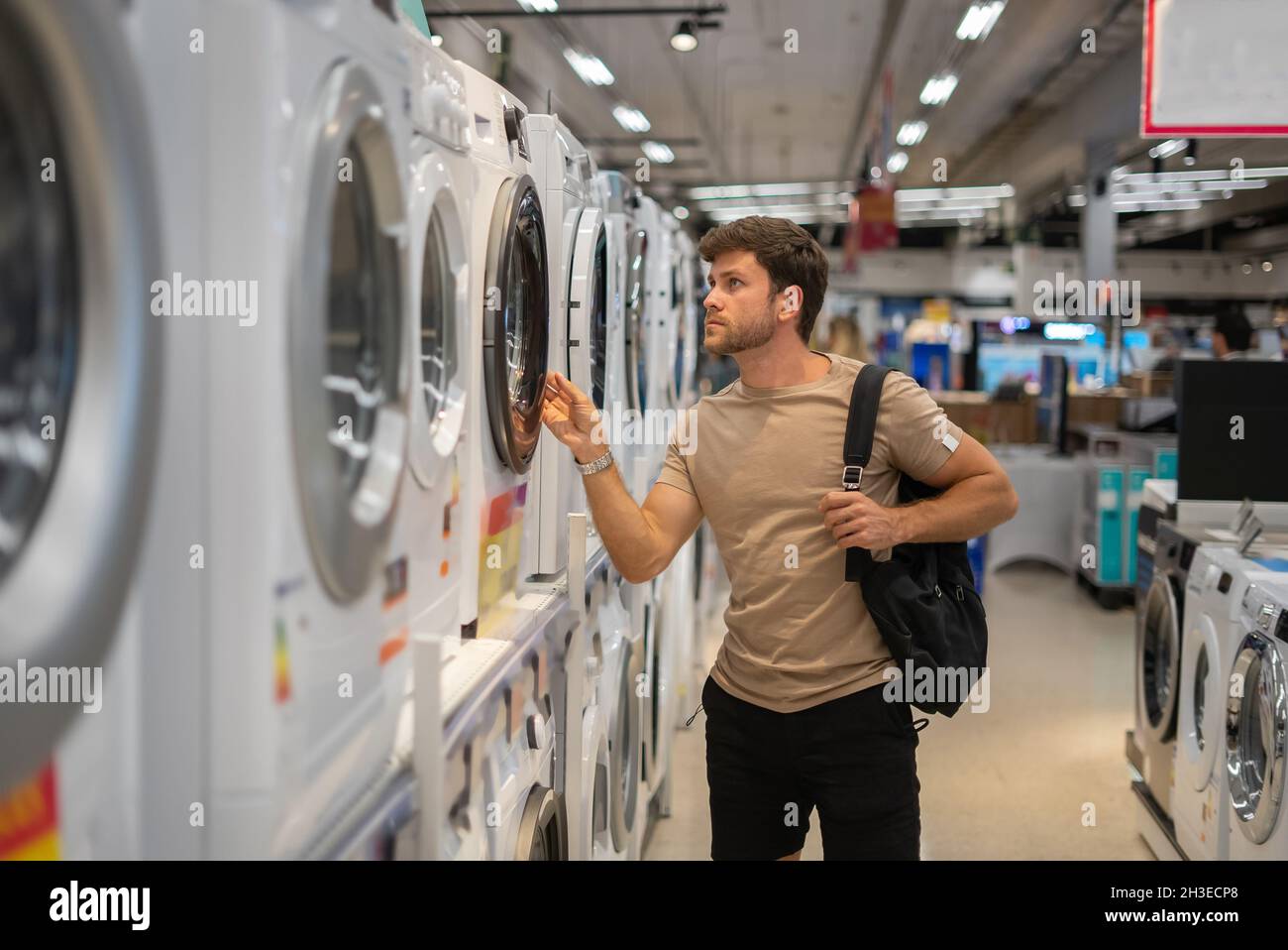Machine for examining goods hi-res stock photography and images - Alamy