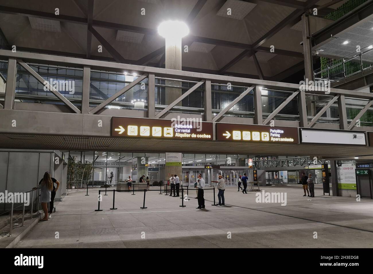 Terminal 3 arrivals hi-res stock photography and images - Alamy