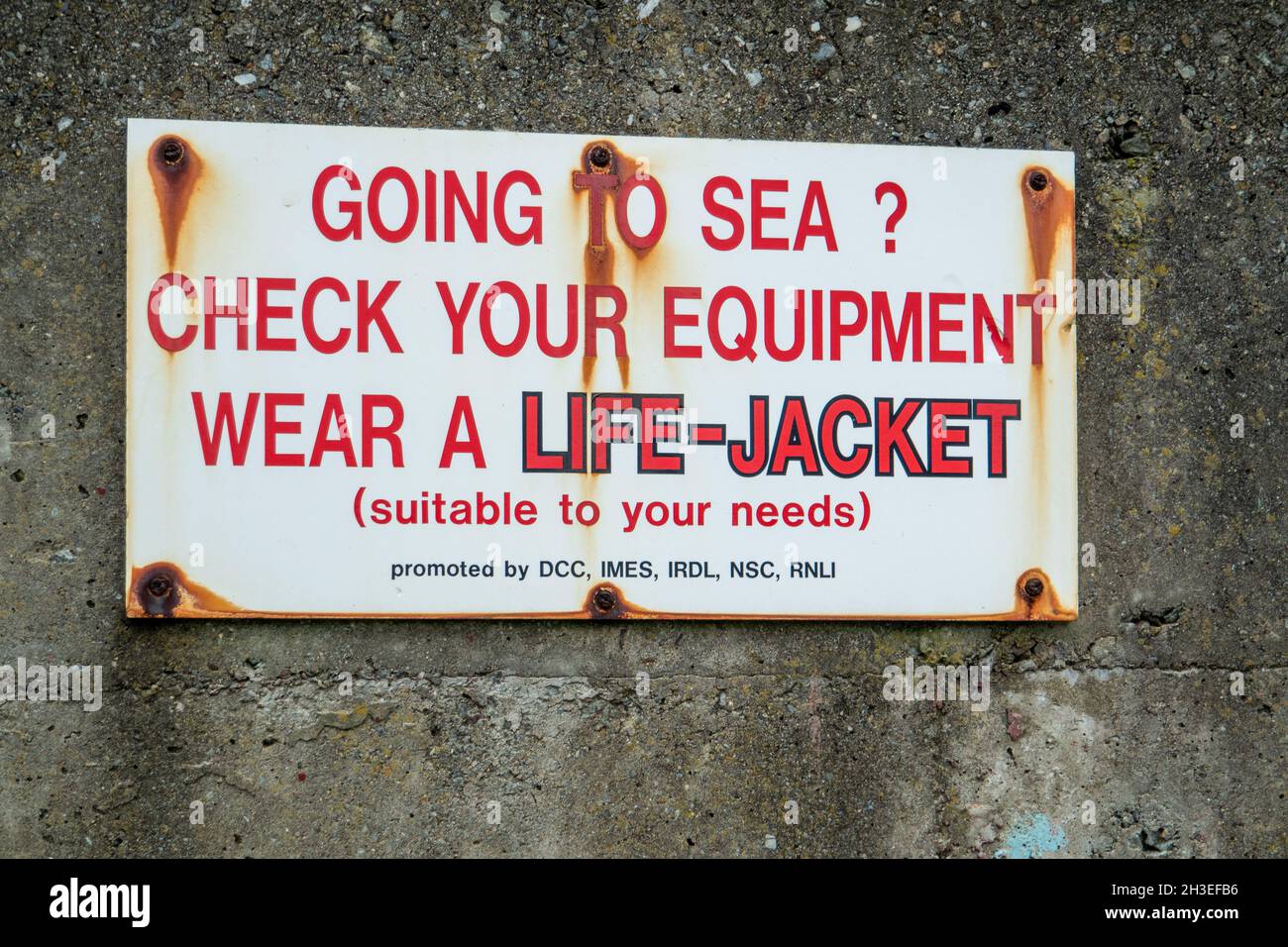 LENAN, IRELAND - SEPTEMBER 22 2021 : Sign saying Wear a life jacket ...