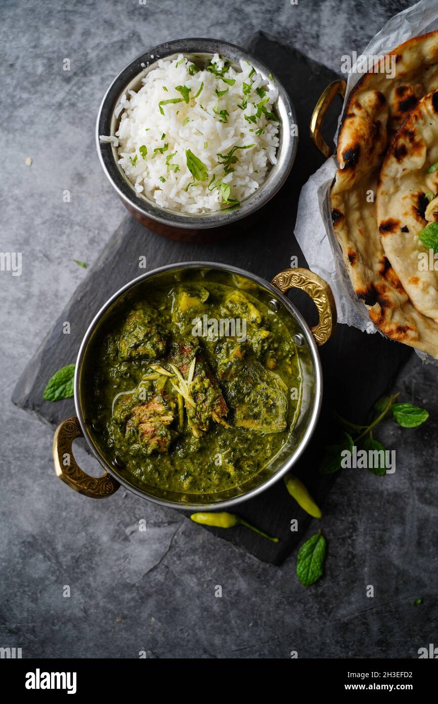 Palak chicken or Saag Murgh - grilled chicken in creamy spinach gravy ...