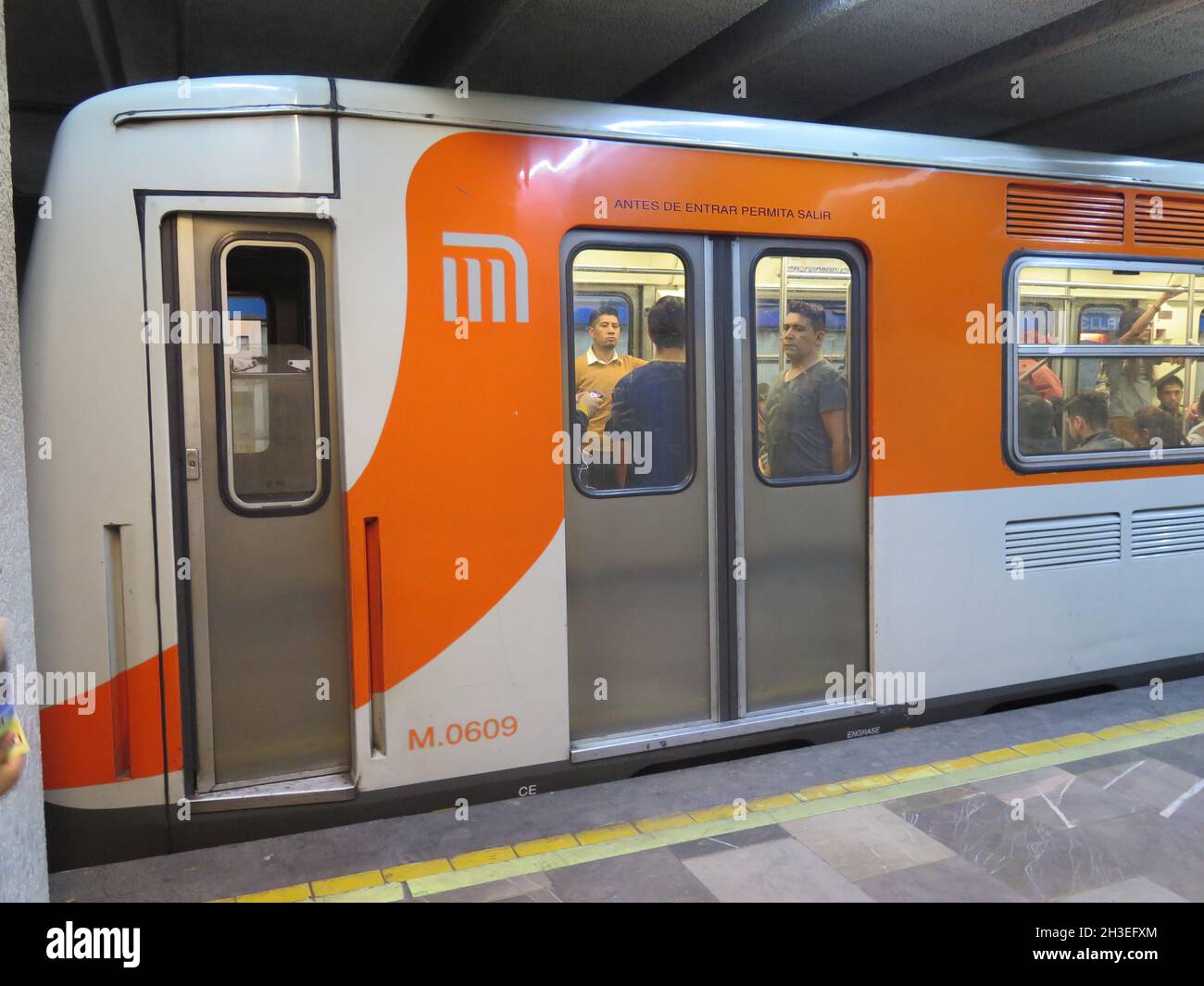Mexico City metro Stock Photo - Alamy