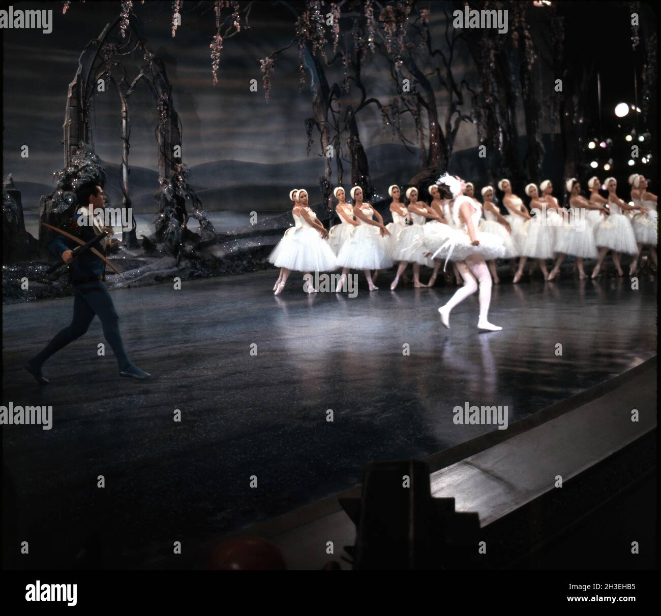 TOMMY RALL BARBRA STREISAND as Fanny Brice and Ballet Dancers on set ...