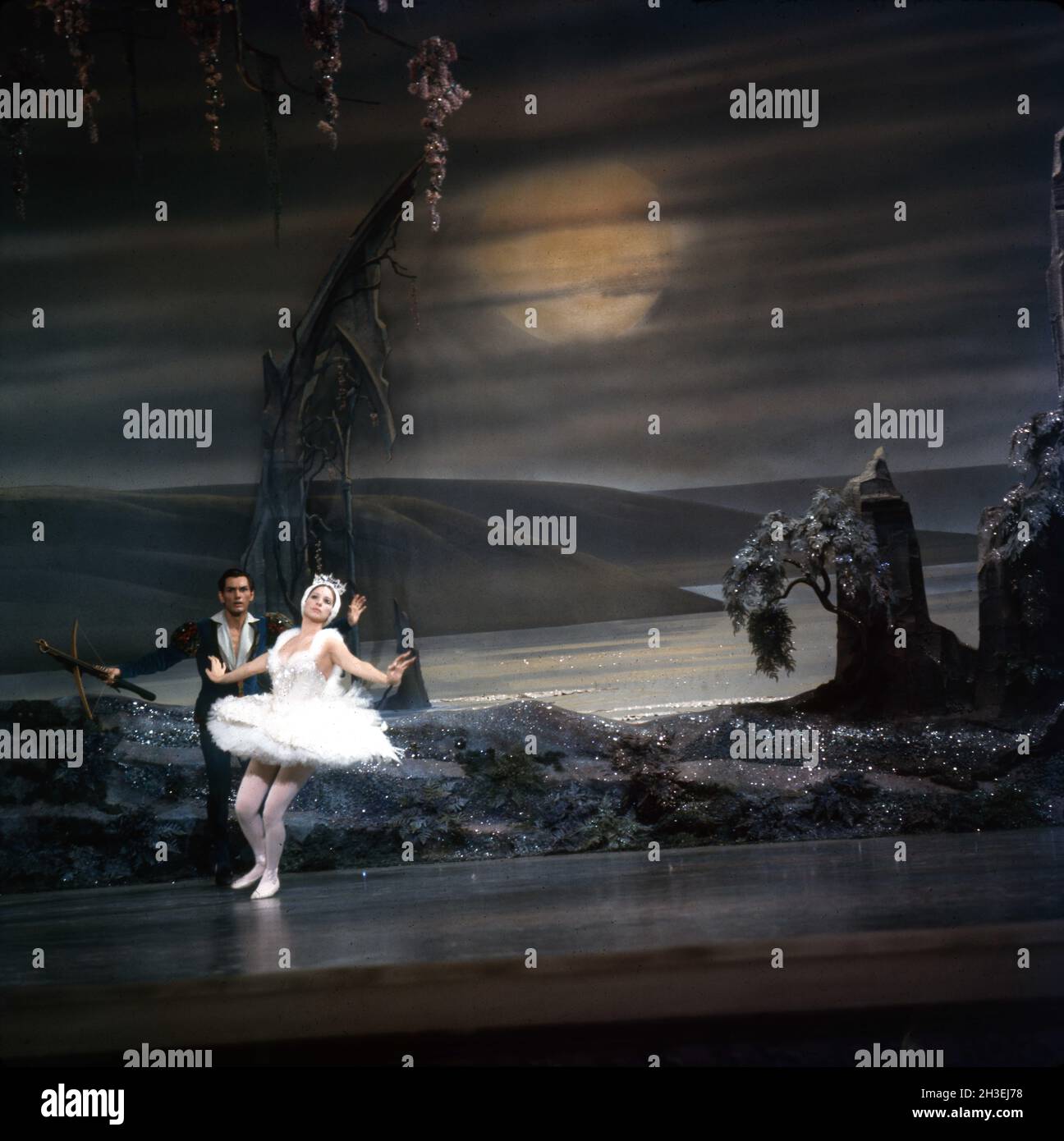 Funny girl stage streisand hi-res stock photography and images - Alamy