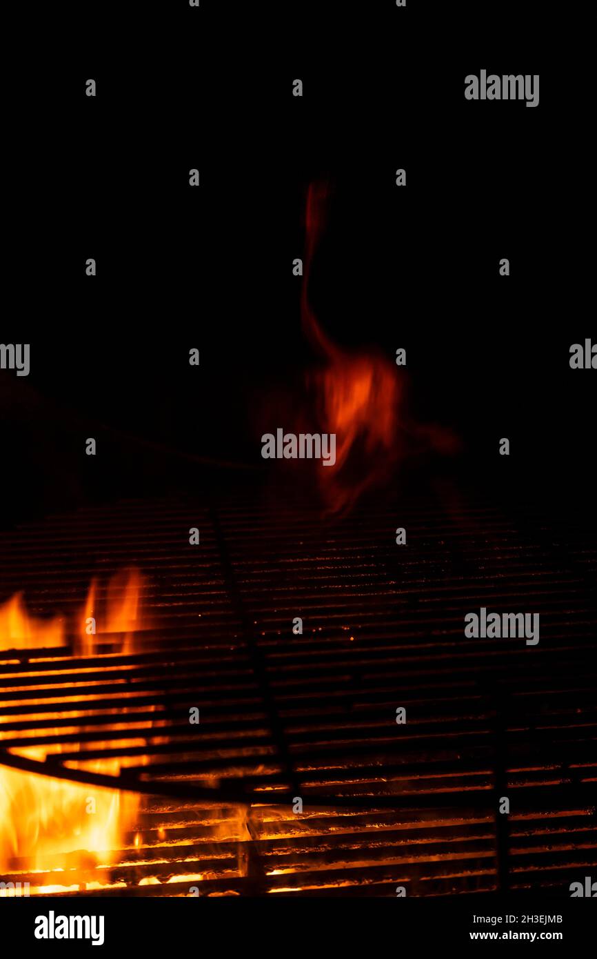 selective focus, fire texture, grill grill with burning coals ...