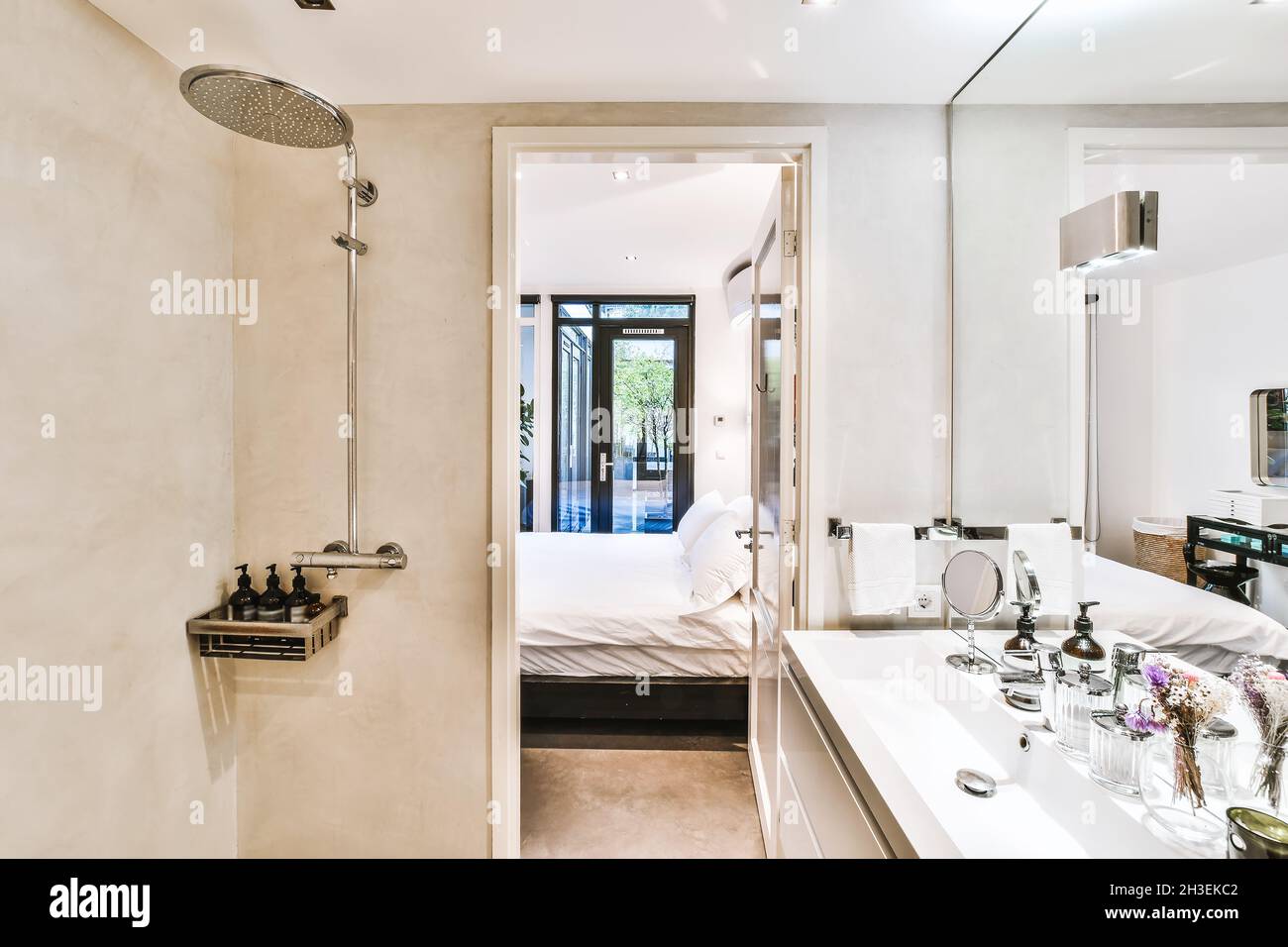 Interior design of beautiful and elegant bathroom Stock Photo - Alamy