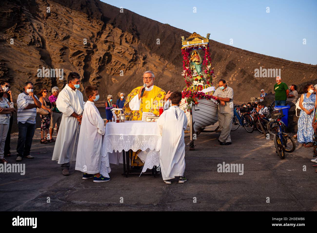 Patronal mass hi-res stock photography and images - Alamy