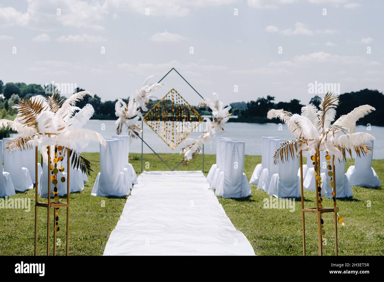 Arch in nature hi-res stock photography and images - Alamy