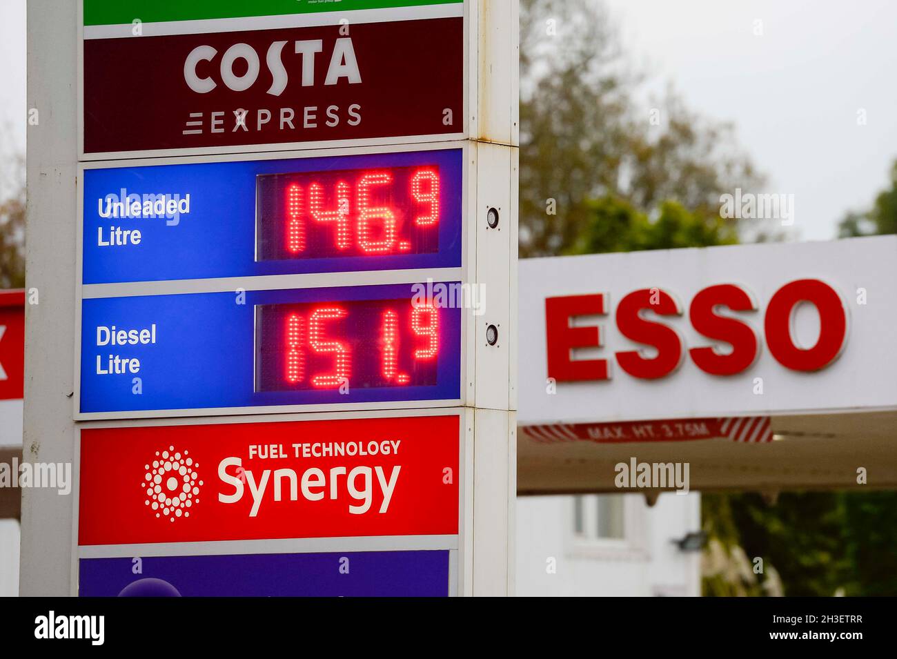 Esso fuel station hi-res stock photography and images - Alamy