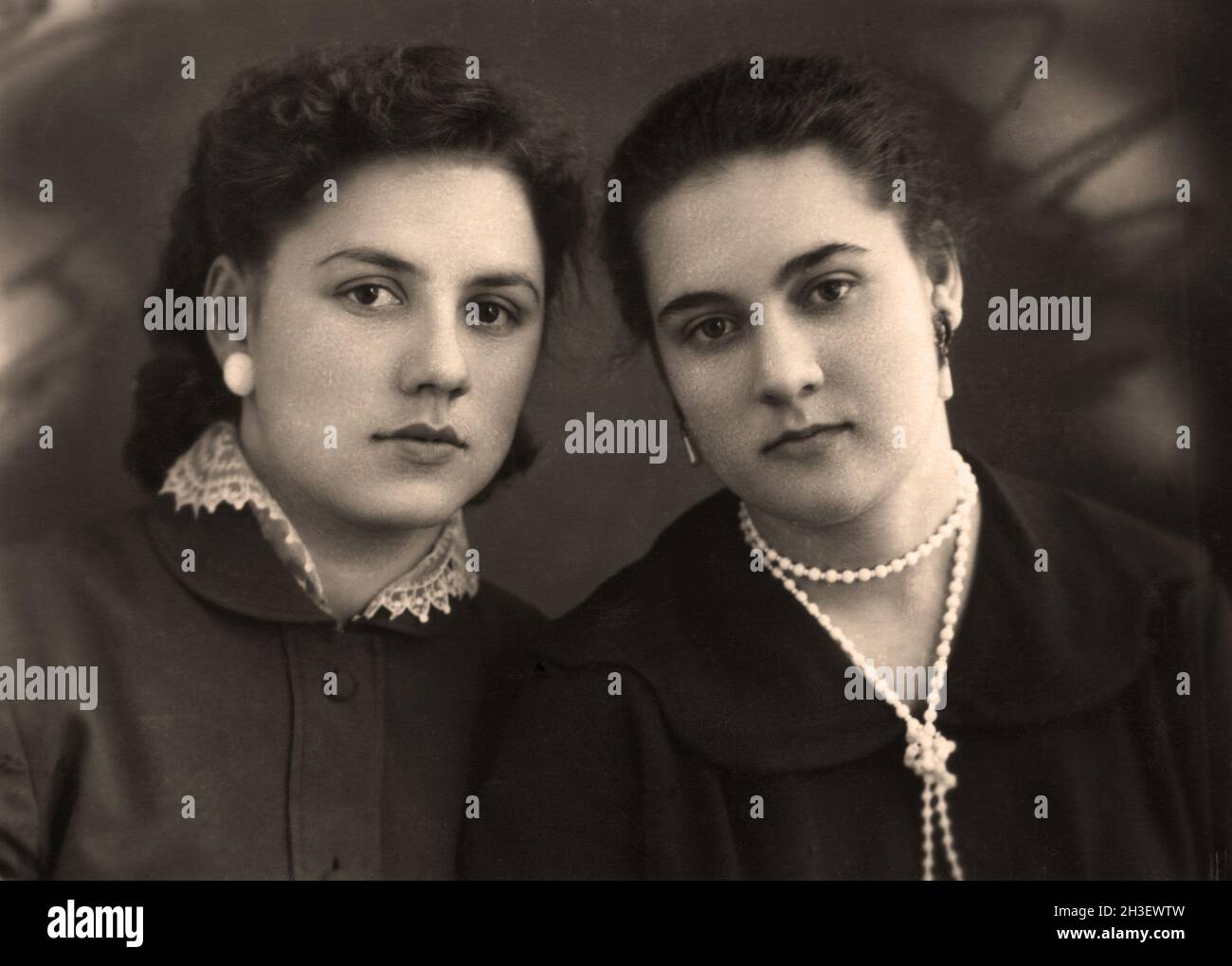 A vintage photo portrait from 1959 of Russian family Stock Photo - Alamy