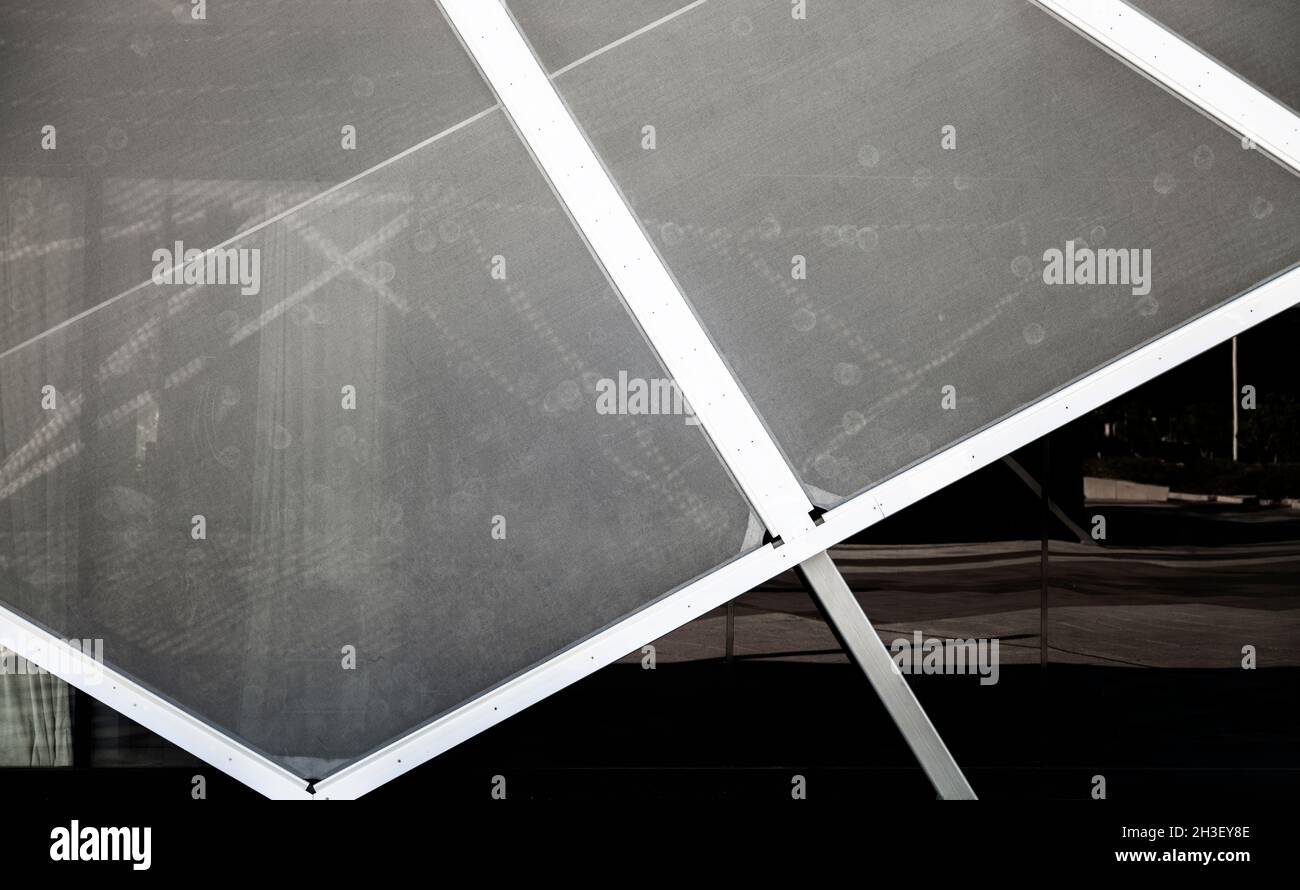 Modern city skyline and closeup hi-res stock photography and images - Alamy