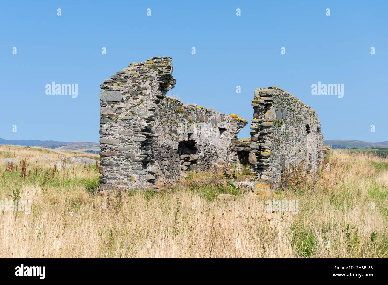 Ruined cottage hi-res stock photography and images - Alamy