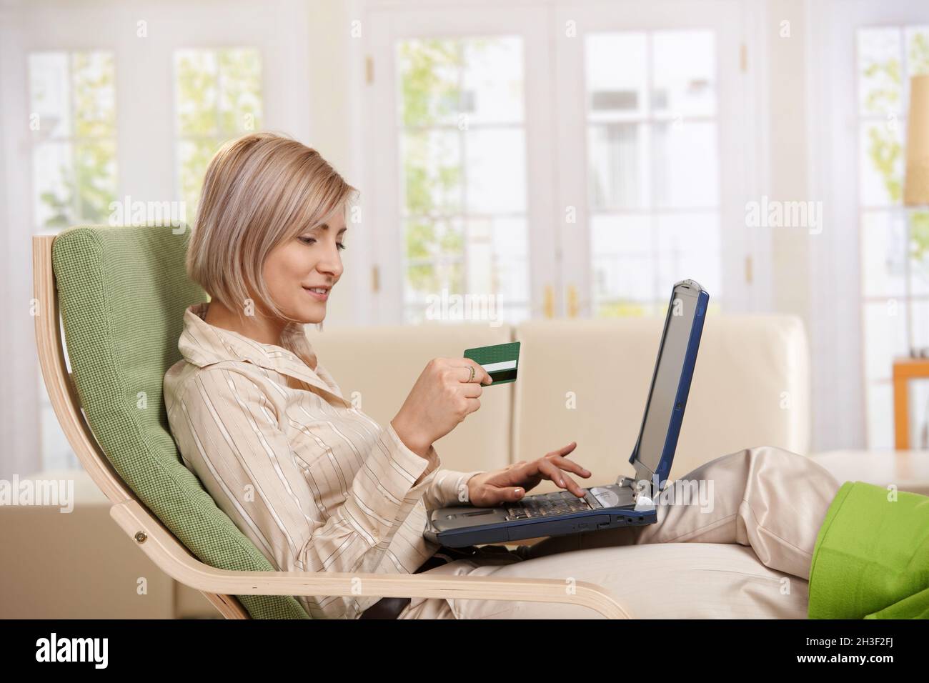 Creditcard using hi-res stock photography and images - Alamy