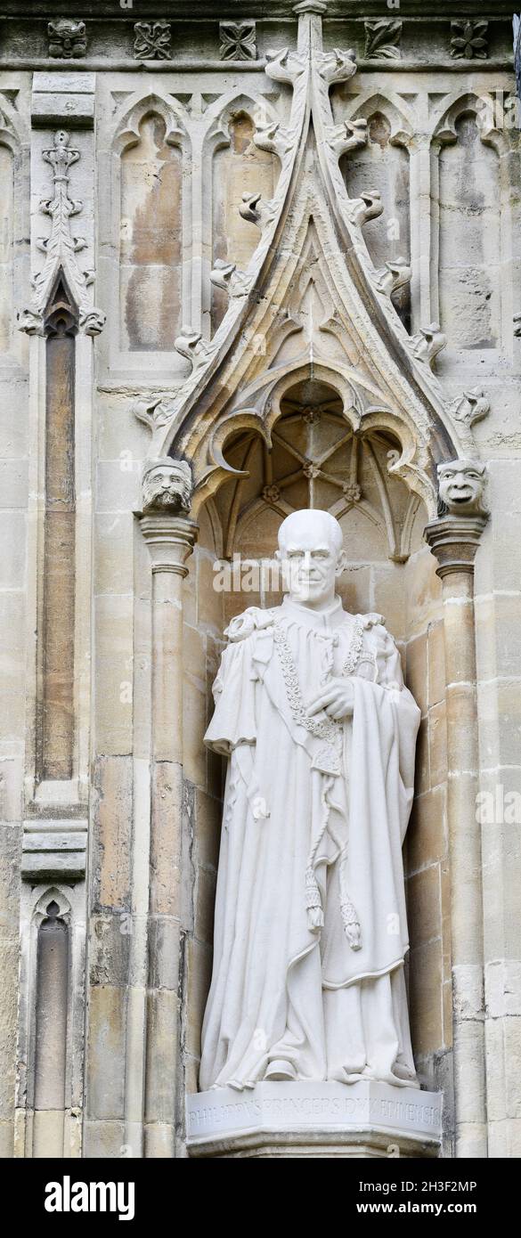 Statue of Prince Philip above the west door at Canterbury cathedral ...