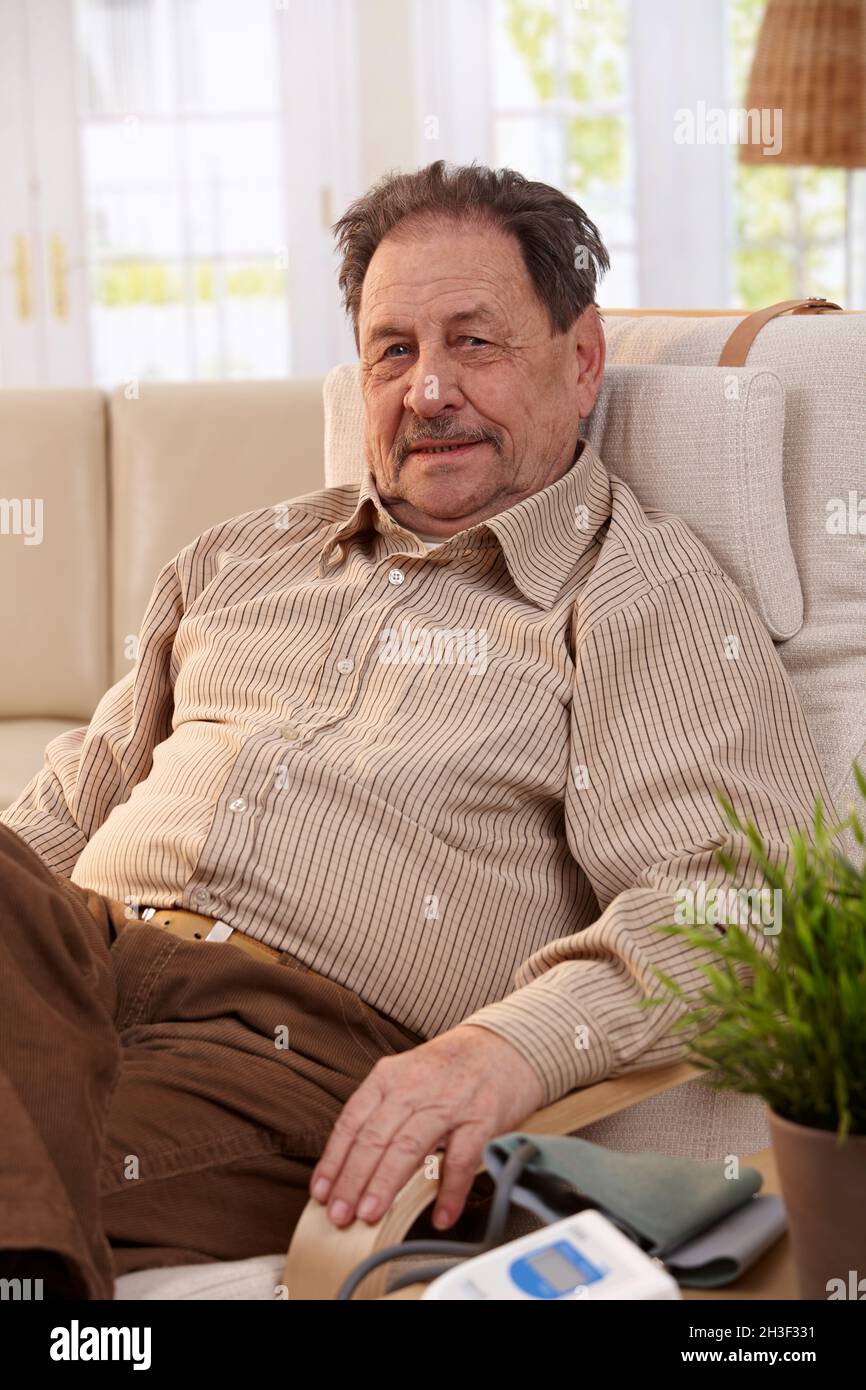 Portrait of senior man Stock Photo - Alamy