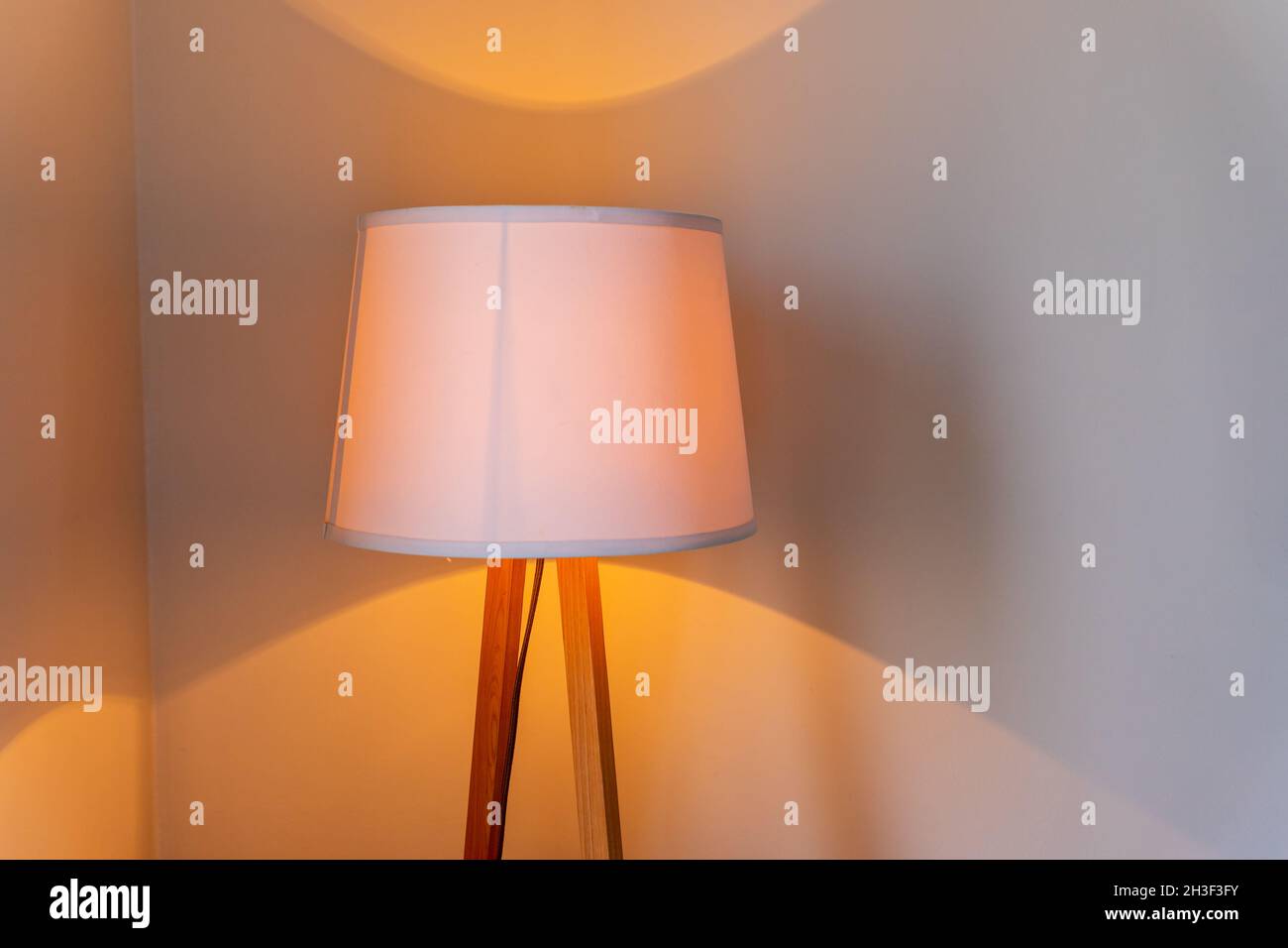 Classic light bulb shining bright hi-res stock photography and images ...