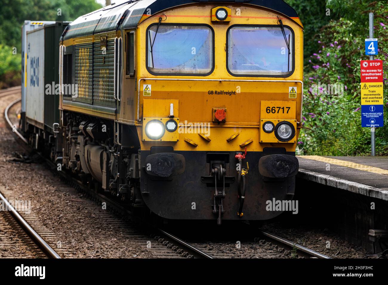 Class 66 diesel locomotive hi-res stock photography and images - Alamy