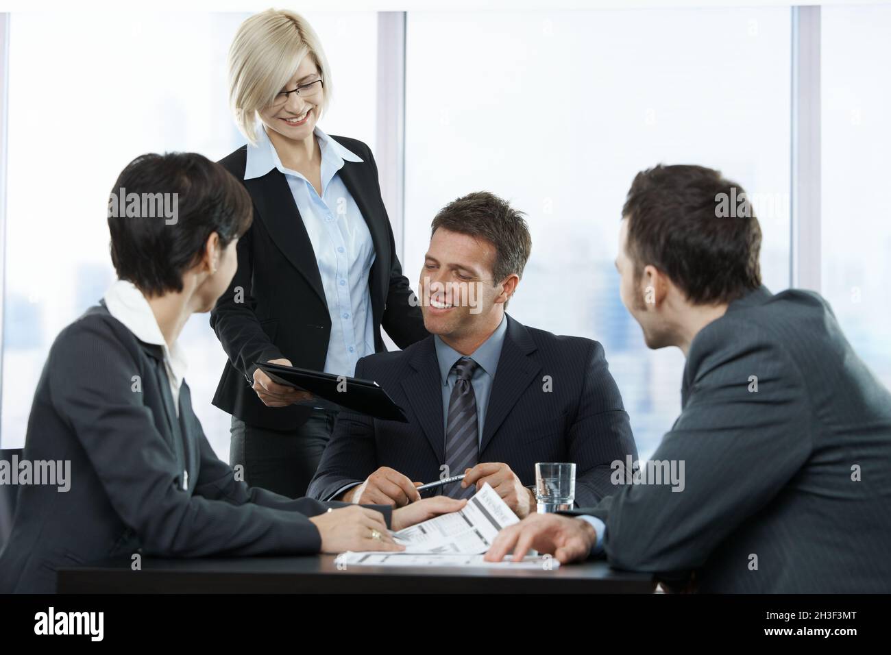 Business women leading meeting hi-res stock photography and images - Alamy