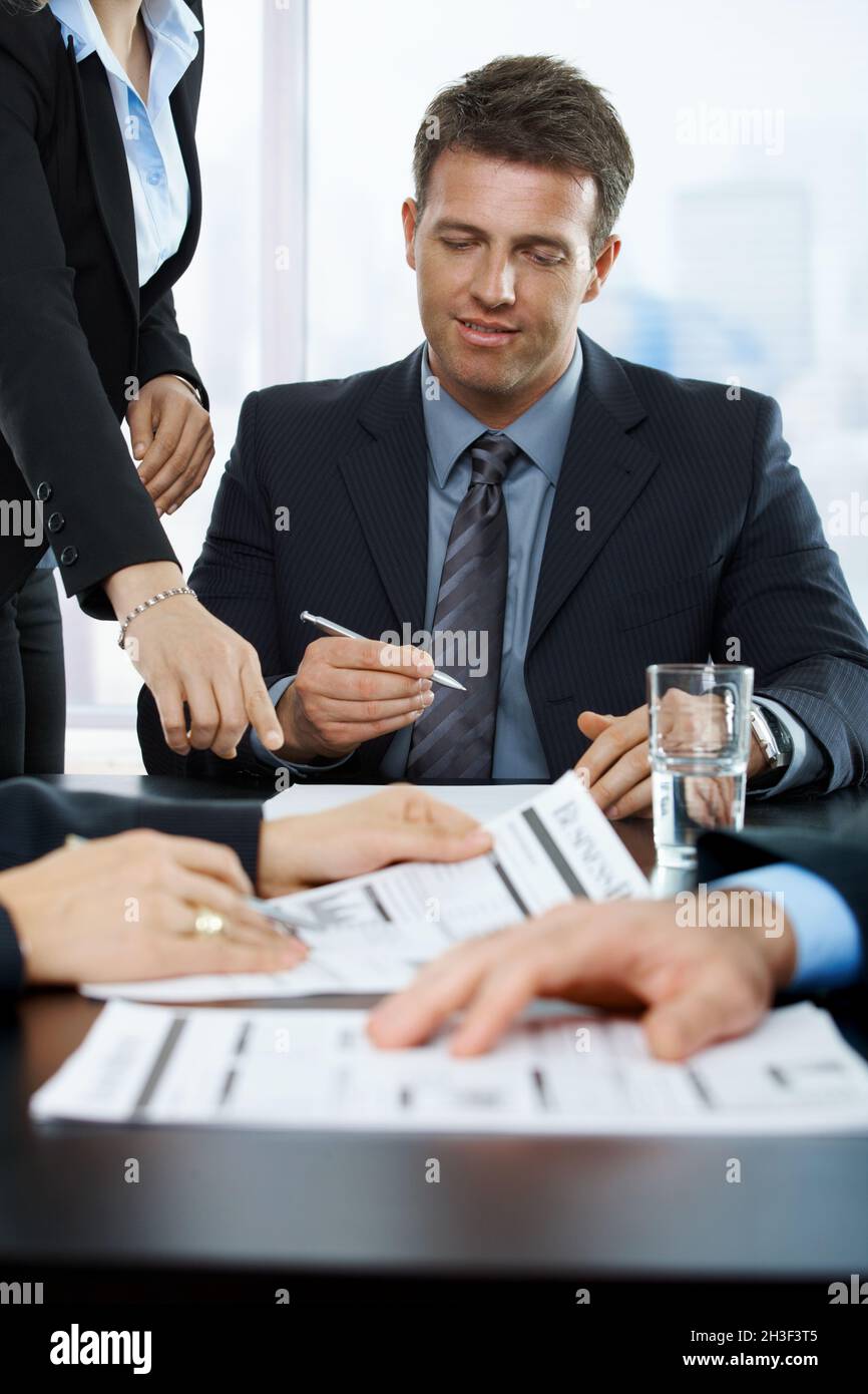 Signing cooperation contract hi-res stock photography and images - Alamy