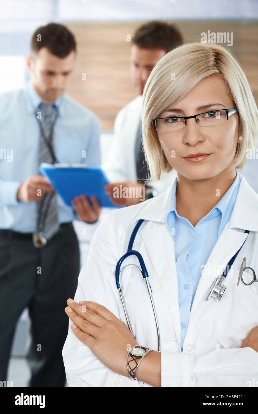 Group female doctors clipboard hi-res stock photography and images - Alamy