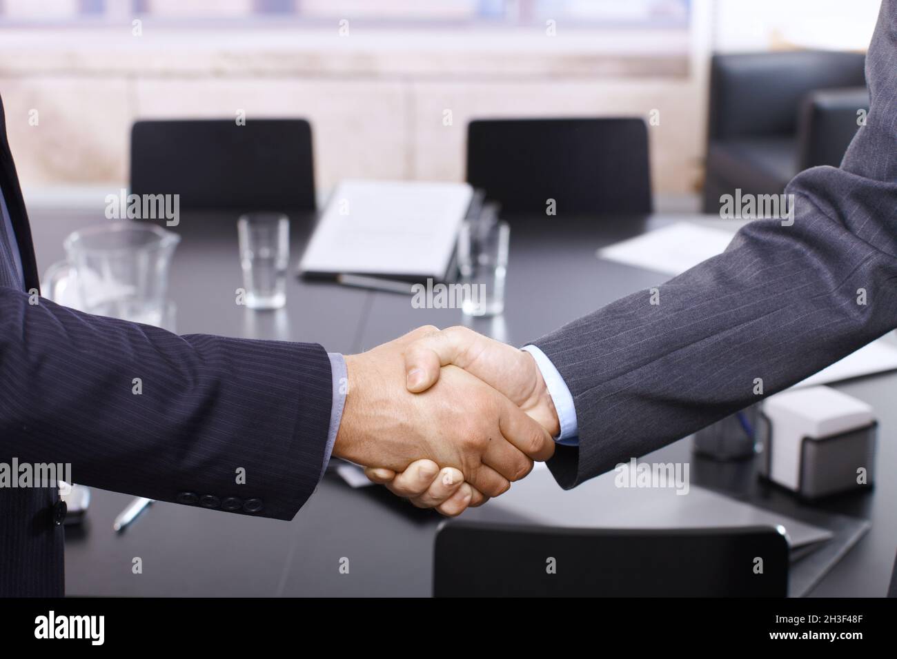 Handshake photo in the office hi-res stock photography and images - Alamy
