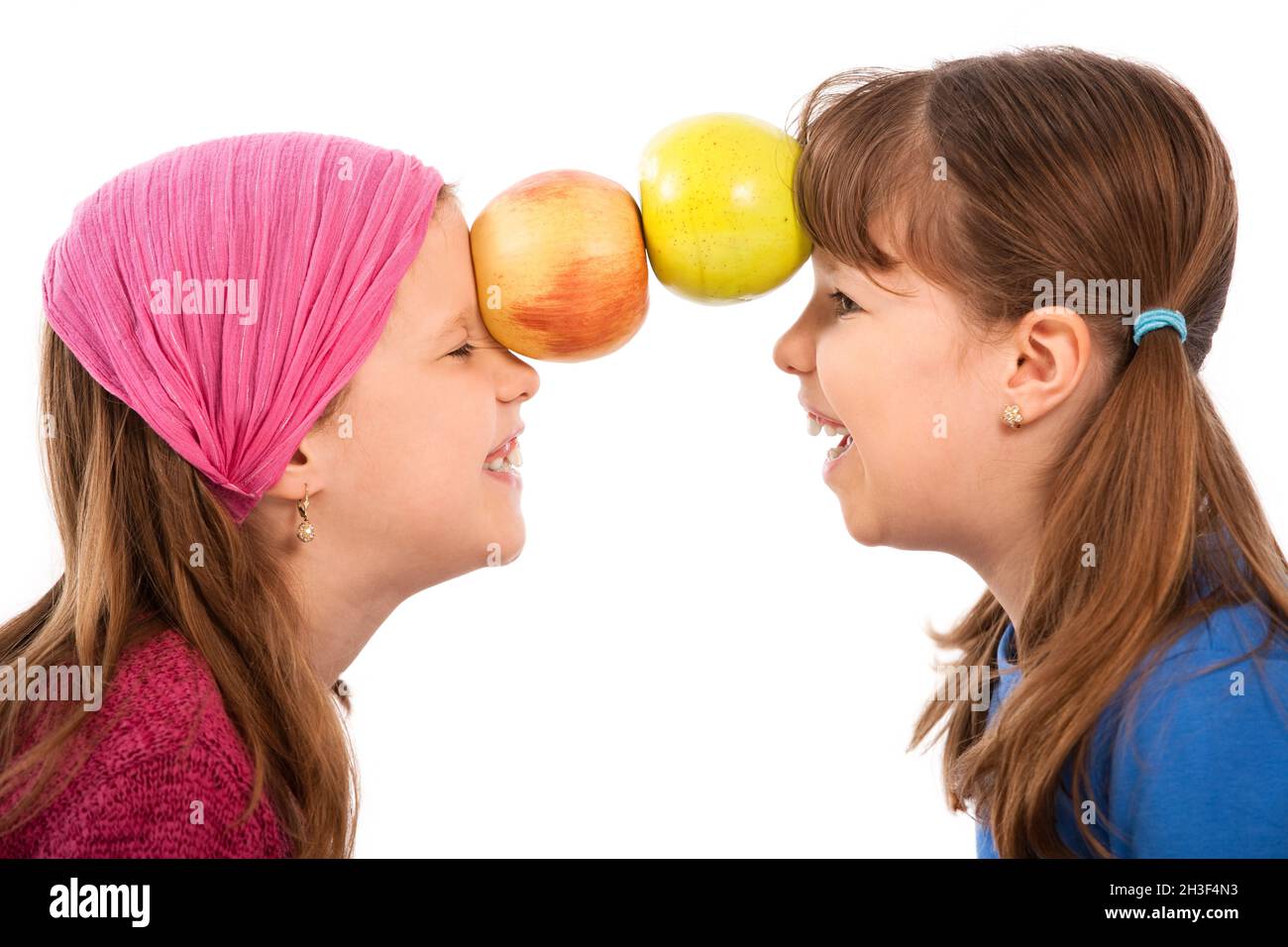 Cute girls apples hi-res stock photography and images - Alamy
