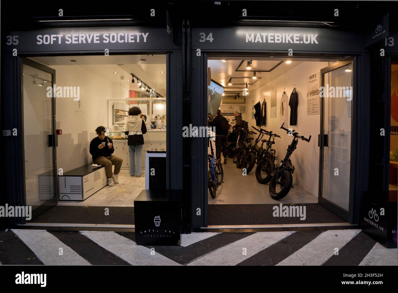 Box park shoreditch hi-res stock photography and images - Alamy