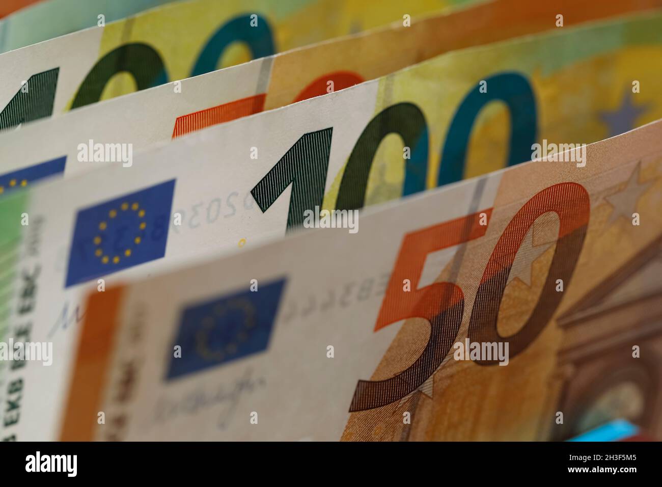 2002 euro note hi-res stock photography and images - Alamy