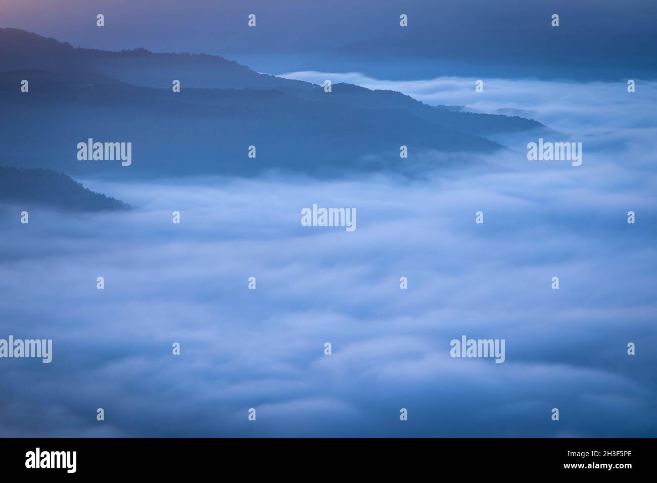 Thermal inversion hi-res stock photography and images - Alamy