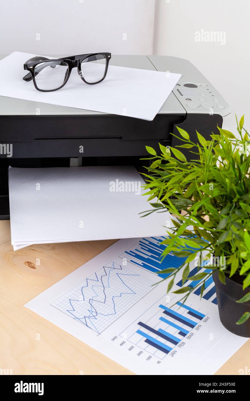 Paper printer tray hi-res stock photography and images - Alamy