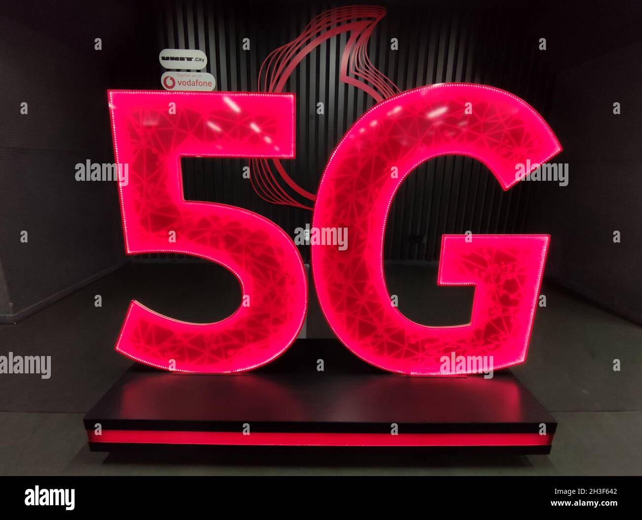 5g lab hi-res stock photography and images - Alamy