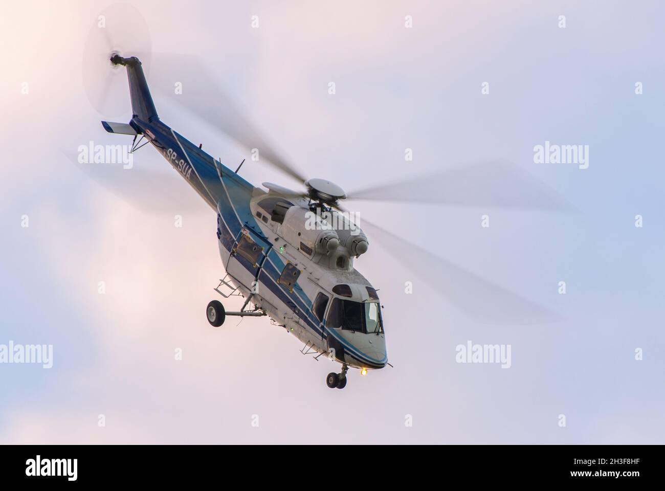 Propeller helicopter hi-res stock photography and images - Alamy