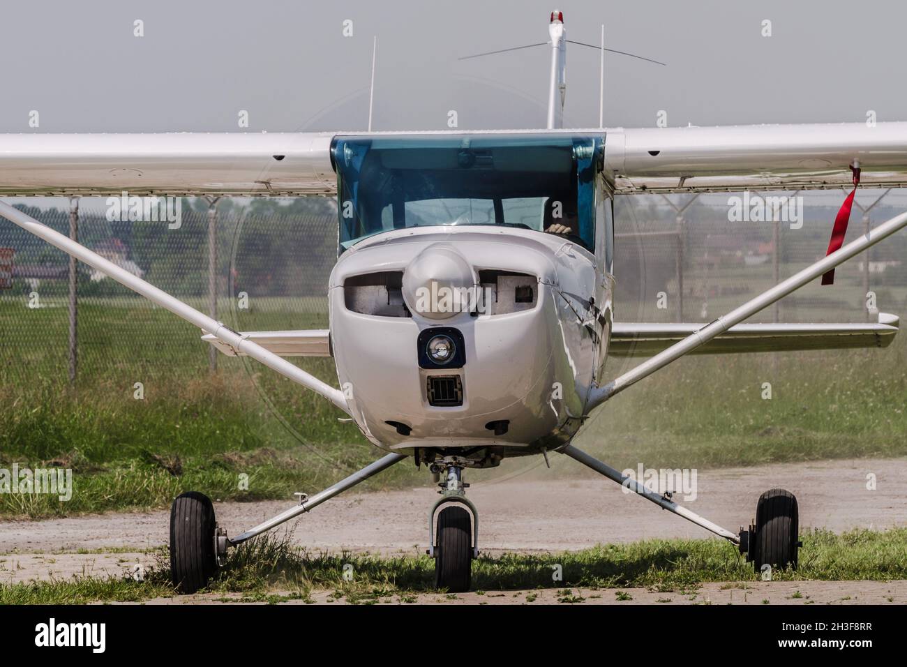 Cessna 152 hi-res stock photography and images - Alamy
