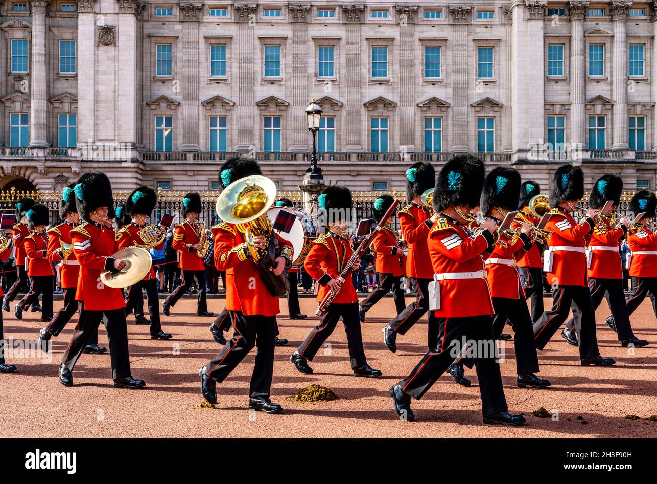 The Changing Of The Guard Ceremony, Buckingham Palace, London, UK Stock Photo - Alamy